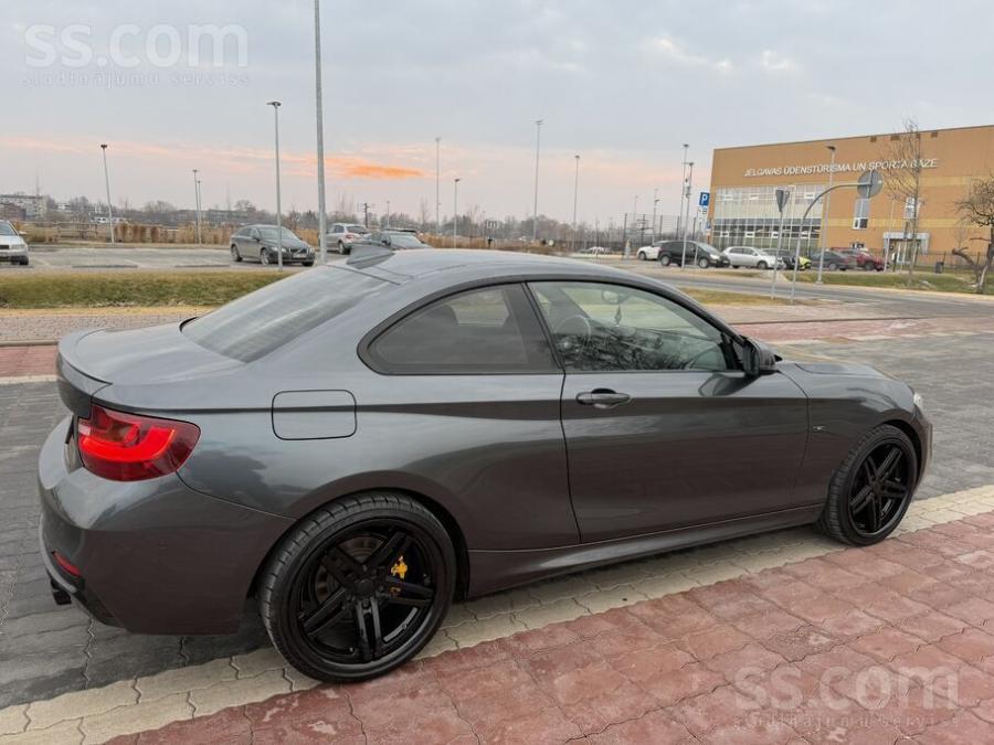 Grey BMW 218 2014 in Jelgava, with an engine capacity of 2.00 L and mileage of 290 thousand km for 13990 €, photo 4 on AUTOMOTO.COM.LV