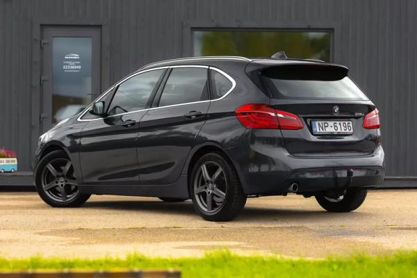 Pelēks BMW 218 2014 Jelgava, ar dzinēja tilpumu 2.00 L un nobraukumu 249 tūkst. km par 7900 €, foto 4 vietnē AUTOMOTO.COM.LV