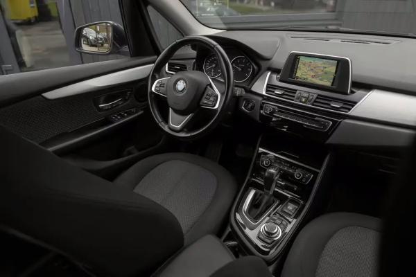 Pelēks BMW 218 2014 Jelgava, ar dzinēja tilpumu 2.00 L un nobraukumu 249 tūkst. km par 7900 €, foto 7 vietnē AUTOMOTO.COM.LV