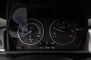 Pelēks BMW 218 2014 Jelgava, ar dzinēja tilpumu 2.00 L un nobraukumu 249 tūkst. km par 7900 €, foto 15 vietnē AUTOMOTO.COM.LV