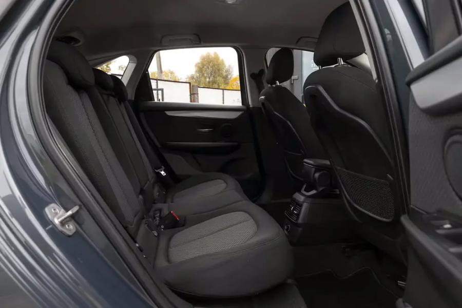 Pelēks BMW 218 2014 Jelgava, ar dzinēja tilpumu 2.00 L un nobraukumu 249 tūkst. km par 7900 €, foto 21 vietnē AUTOMOTO.COM.LV