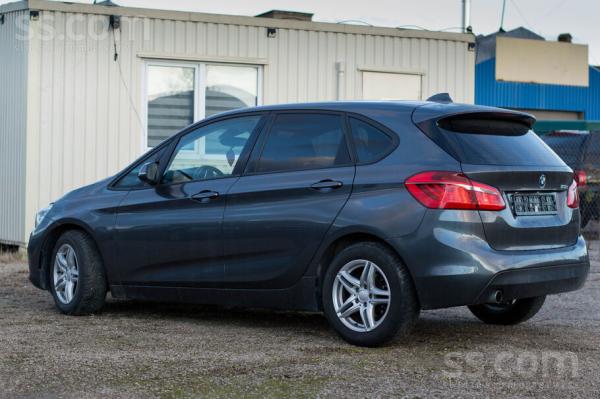 Grey BMW 218 2015 in Jelgava, with an engine capacity of 2.00 L and mileage of 214 thousand km for 7000 €, photo 3 on AUTOMOTO.COM.LV