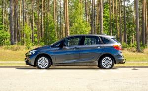 Grey BMW 218 2016 in Riga, with an engine capacity of 1.50 L and mileage of 214 thousand km for 8190 €, photo 5 on AUTOMOTO.COM.LV