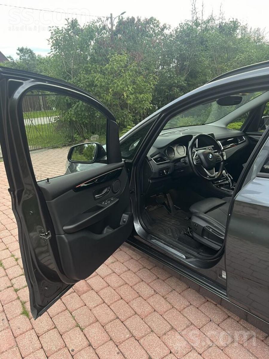 Grey BMW 218 2019 in Riga, with an engine capacity of 2.00 L and mileage of 144 thousand km for 14900 €, photo 6 on AUTOMOTO.COM.LV