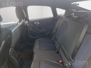 Pelēks BMW 218 2020 Rīga, ar dzinēja tilpumu 1.50 L un nobraukumu 154 tūkst. km par 21000 €, foto 12 vietnē AUTOMOTO.COM.LV
