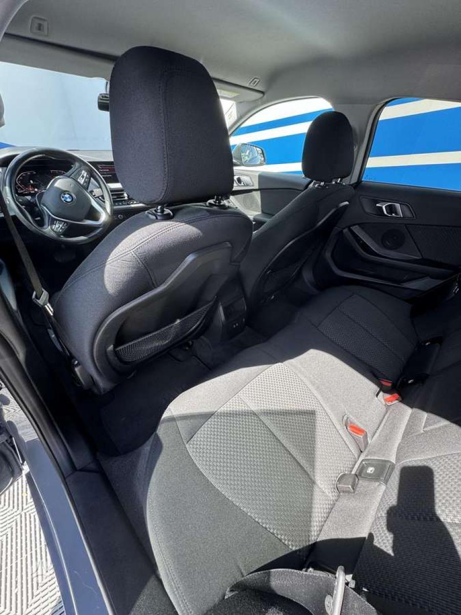 Grey BMW 218 2022 in Kaunas, with an engine capacity of 2.00 L and mileage of 219 thousand km for 16759 €, photo 7 on AUTOMOTO.COM.LV
