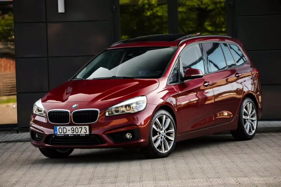Sarkans BMW 218 2015 Jelgava, ar dzinēja tilpumu 1.80 L un nobraukumu 293 tūkst. km par 9400 €, foto 1 vietnē AUTOMOTO.COM.LV