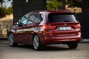 Sarkans BMW 218 2015 Jelgava, ar dzinēja tilpumu 1.80 L un nobraukumu 293 tūkst. km par 9400 €, foto 5 vietnē AUTOMOTO.COM.LV