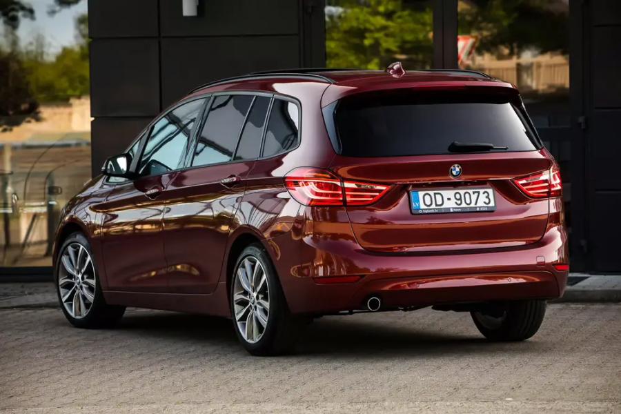 Sarkans BMW 218 2015 Jelgava, ar dzinēja tilpumu 1.80 L un nobraukumu 293 tūkst. km par 9400 €, foto 5 vietnē AUTOMOTO.COM.LV