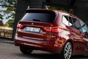 Sarkans BMW 218 2015 Jelgava, ar dzinēja tilpumu 1.80 L un nobraukumu 293 tūkst. km par 9400 €, foto 9 vietnē AUTOMOTO.COM.LV