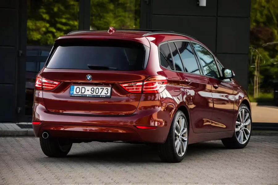 Sarkans BMW 218 2015 Jelgava, ar dzinēja tilpumu 1.80 L un nobraukumu 293 tūkst. km par 9400 €, foto 11 vietnē AUTOMOTO.COM.LV