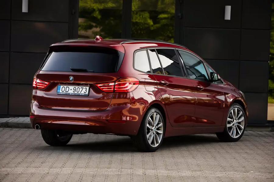 Sarkans BMW 218 2015 Jelgava, ar dzinēja tilpumu 1.80 L un nobraukumu 293 tūkst. km par 9400 €, foto 12 vietnē AUTOMOTO.COM.LV