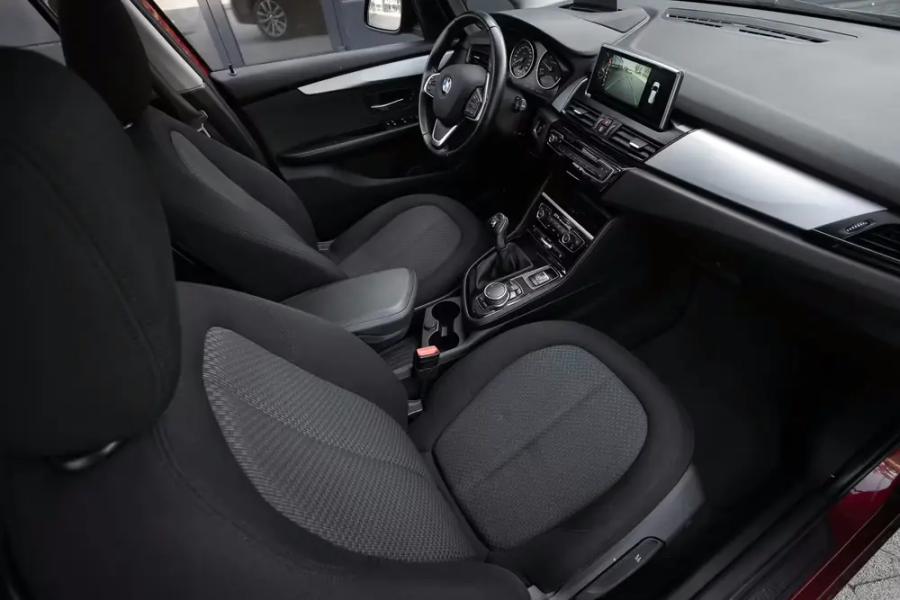 Sarkans BMW 218 2015 Jelgava, ar dzinēja tilpumu 1.80 L un nobraukumu 293 tūkst. km par 9400 €, foto 23 vietnē AUTOMOTO.COM.LV