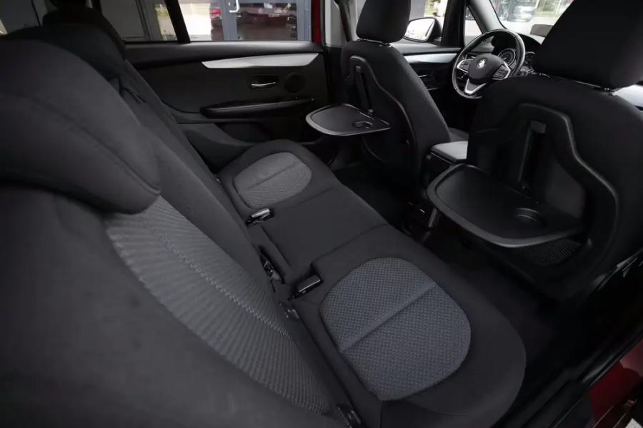 Sarkans BMW 218 2015 Jelgava, ar dzinēja tilpumu 1.80 L un nobraukumu 293 tūkst. km par 9400 €, foto 25 vietnē AUTOMOTO.COM.LV