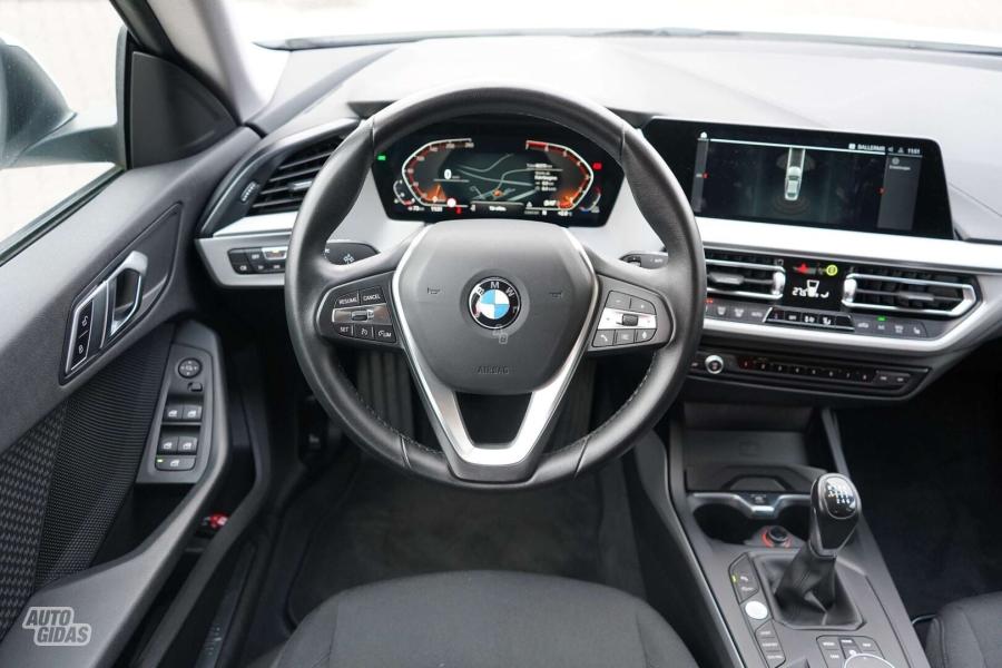 Balts BMW 218 2021 Kauņa, ar dzinēja tilpumu 1.50 L un nobraukumu 69 tūkst. km par 25439 €, foto 11 vietnē AUTOMOTO.COM.LV