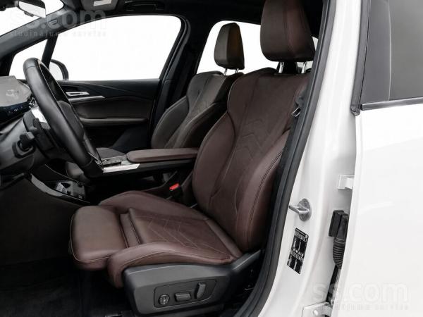 White BMW 218 2025 in Riga, with an engine capacity of 1.50 L and mileage of 65 thousand km for 29900 €, photo 6 on AUTOMOTO.COM.LV