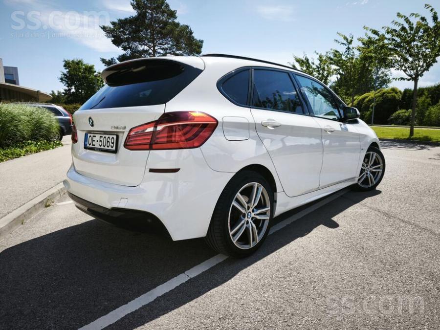 White BMW 218 2015 in Riga, with an engine capacity of 2.00 L and mileage of 241 thousand km for 10200 €, photo 3 on AUTOMOTO.COM.LV