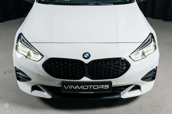 White BMW 218 2020 in Vilnius, with an engine capacity of 2.00 L and mileage of 72 thousand km for 24000 €, photo 9 on AUTOMOTO.COM.LV