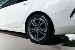 Balts BMW 218 2020 Viļņa, ar dzinēja tilpumu 2.00 L un nobraukumu 72 tūkst. km par 24000 €, foto 12 vietnē AUTOMOTO.COM.LV