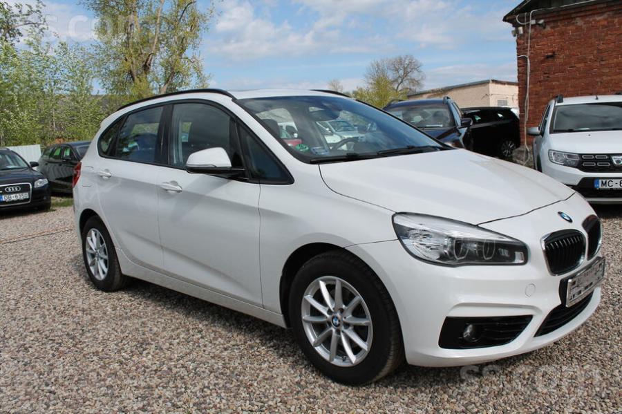 White BMW 218 2014 in Daugavpils, with an engine capacity of 2.00 L and mileage of 256 thousand km for 8190 €, photo 4 on AUTOMOTO.COM.LV