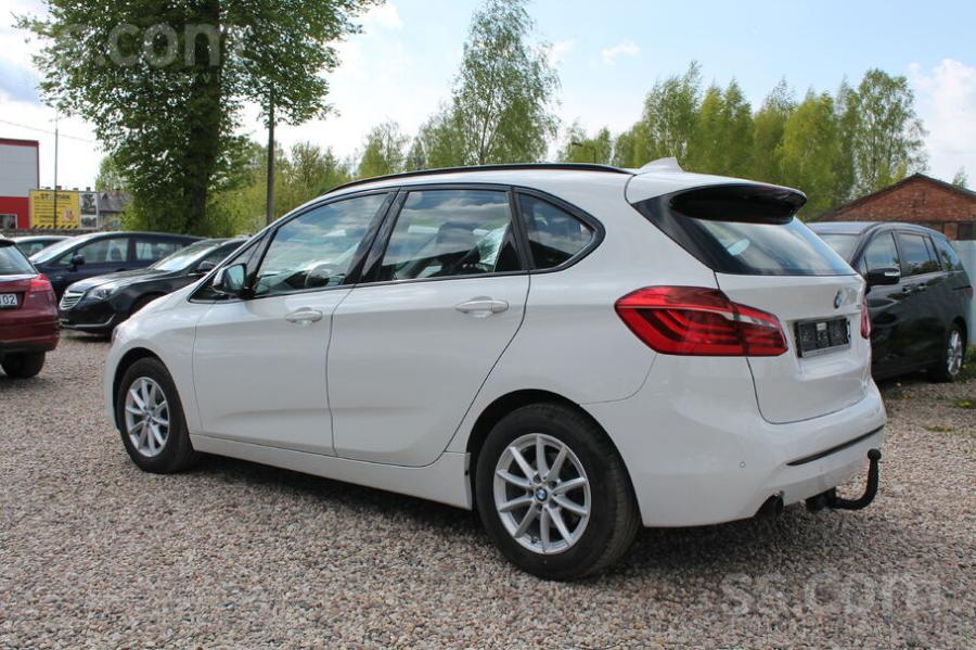 White BMW 218 2014 in Daugavpils, with an engine capacity of 2.00 L and mileage of 256 thousand km for 8190 €, photo 8 on AUTOMOTO.COM.LV