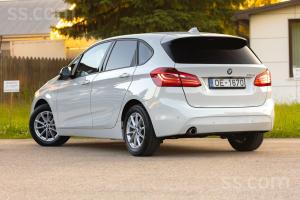 White BMW 218 2014 in Jelgava, with an engine capacity of 2.00 L and mileage of 0 thousand km for 8990 €, photo 4 on AUTOMOTO.COM.LV