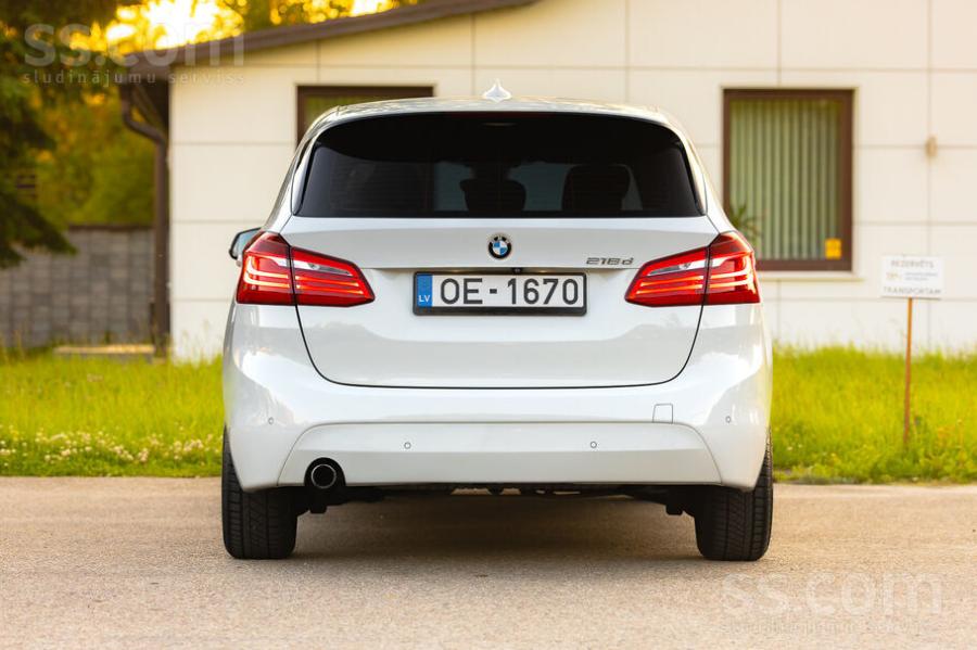 White BMW 218 2014 in Jelgava, with an engine capacity of 2.00 L and mileage of 0 thousand km for 8990 €, photo 5 on AUTOMOTO.COM.LV