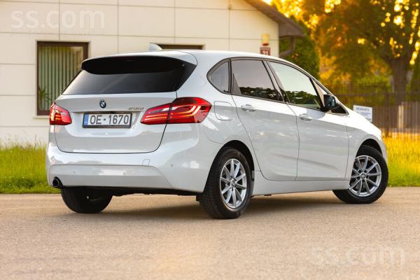 White BMW 218 2014 in Jelgava, with an engine capacity of 2.00 L and mileage of 0 thousand km for 8990 €, photo 6 on AUTOMOTO.COM.LV