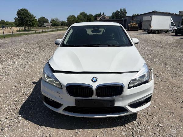 White BMW 218 2014 in Kelme, with an engine capacity of 1.50 L and mileage of 218 thousand km for 3999 €, photo 2 on AUTOMOTO.COM.LV