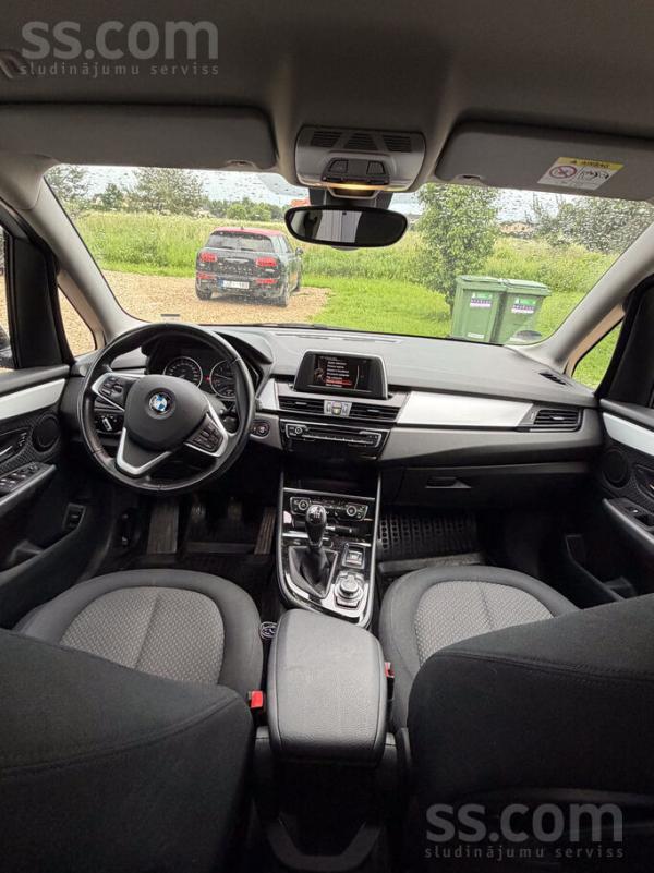 White BMW 218 2015 in Riga, with an engine capacity of 1.50 L and mileage of 145 thousand km for 7900 €, photo 8 on AUTOMOTO.COM.LV