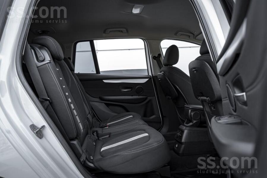 White BMW 218 2015 in Riga, with an engine capacity of 2.00 L and mileage of 181 thousand km for 9500 €, photo 13 on AUTOMOTO.COM.LV