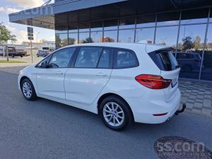 White BMW 218 2015 in Riga, with an engine capacity of 1.50 L and mileage of 0 thousand km for 7390 €, photo 8 on AUTOMOTO.COM.LV