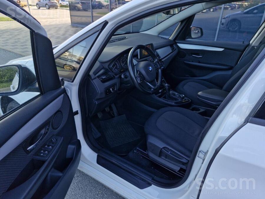 White BMW 218 2015 in Riga, with an engine capacity of 1.50 L and mileage of 0 thousand km for 7390 €, photo 10 on AUTOMOTO.COM.LV