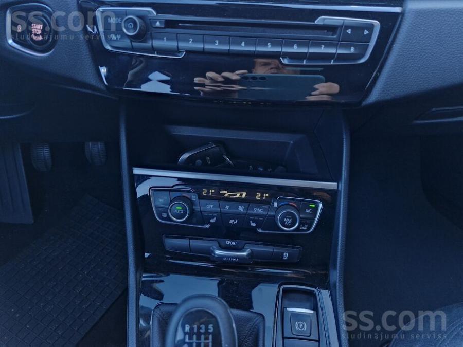White BMW 218 2015 in Riga, with an engine capacity of 1.50 L and mileage of 0 thousand km for 7390 €, photo 17 on AUTOMOTO.COM.LV