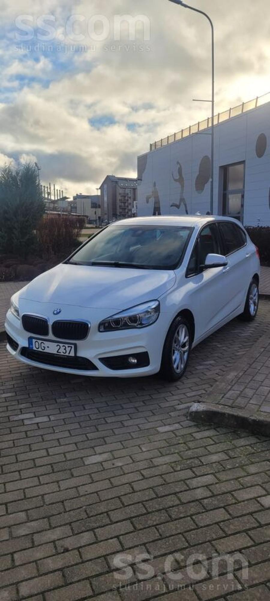 White BMW 218 2016 in Riga, with an engine capacity of 2.00 L and mileage of 175 thousand km for 12500 €, photo 1 on AUTOMOTO.COM.LV
