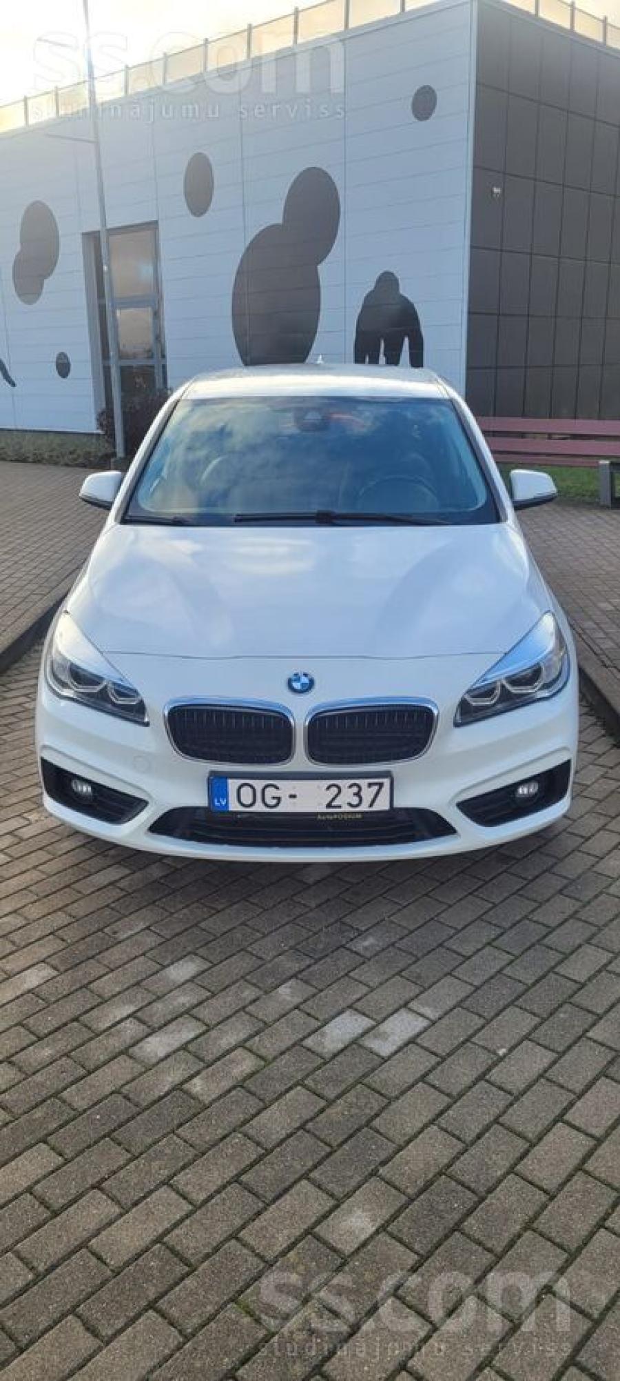 White BMW 218 2016 in Riga, with an engine capacity of 2.00 L and mileage of 175 thousand km for 12500 €, photo 2 on AUTOMOTO.COM.LV