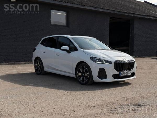 White BMW 218 2022 in Daugavpils, with an engine capacity of 2.00 L and mileage of 24 thousand km for 23500 €, photo 2 on AUTOMOTO.COM.LV
