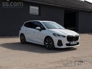White BMW 218 2022 in Daugavpils, with an engine capacity of 2.00 L and mileage of 24 thousand km for 23500 €, photo 3 on AUTOMOTO.COM.LV