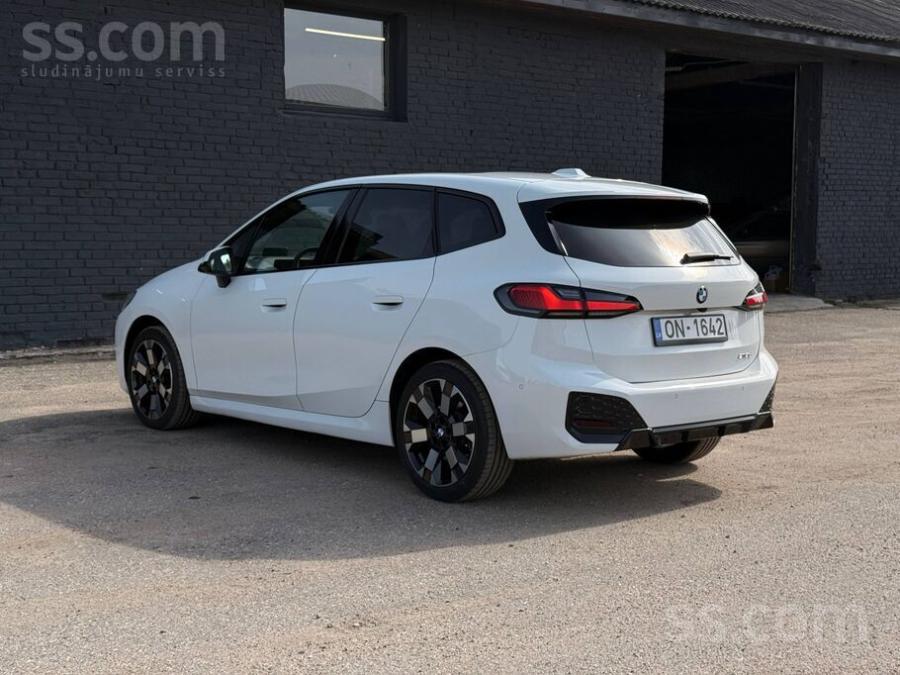 White BMW 218 2022 in Daugavpils, with an engine capacity of 2.00 L and mileage of 24 thousand km for 23500 €, photo 4 on AUTOMOTO.COM.LV