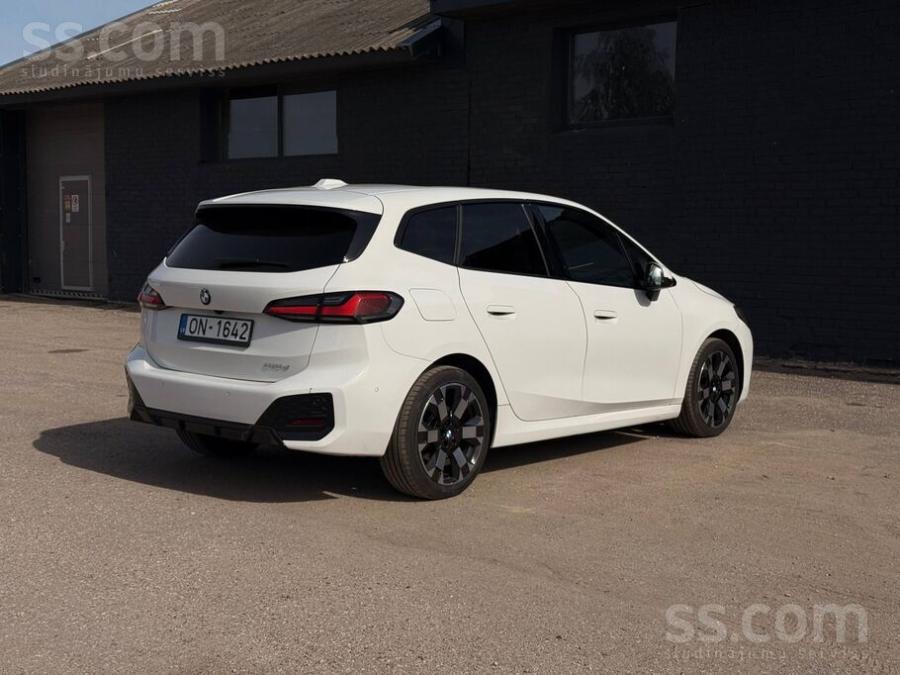 White BMW 218 2022 in Daugavpils, with an engine capacity of 2.00 L and mileage of 24 thousand km for 23500 €, photo 5 on AUTOMOTO.COM.LV