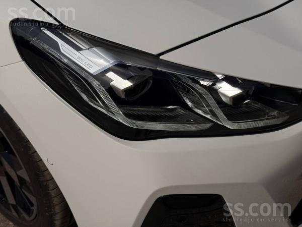 White BMW 218 2022 in Daugavpils, with an engine capacity of 2.00 L and mileage of 24 thousand km for 23500 €, photo 6 on AUTOMOTO.COM.LV