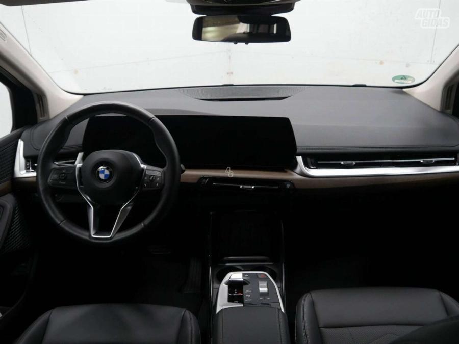 White BMW 218 2024 in Kaunas, with an engine capacity of 1.50 L and mileage of 12 thousand km for 31104 €, photo 9 on AUTOMOTO.COM.LV