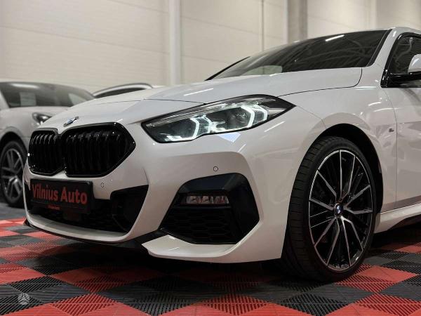 White BMW 218 2020 in Vilnius, with an engine capacity of 1.50 L and mileage of 79 thousand km for 22990 €, photo 7 on AUTOMOTO.COM.LV