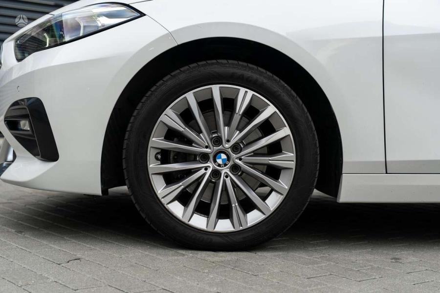 Balts BMW 218 2021 Viļņa, ar dzinēja tilpumu 1.50 L un nobraukumu 54 tūkst. km par 21900 €, foto 13 vietnē AUTOMOTO.COM.LV