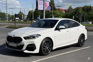 White BMW 218 2022 in Vilnius, with an engine capacity of 1.50 L and mileage of 87 thousand km for 24500 €, photo 5 on AUTOMOTO.COM.LV