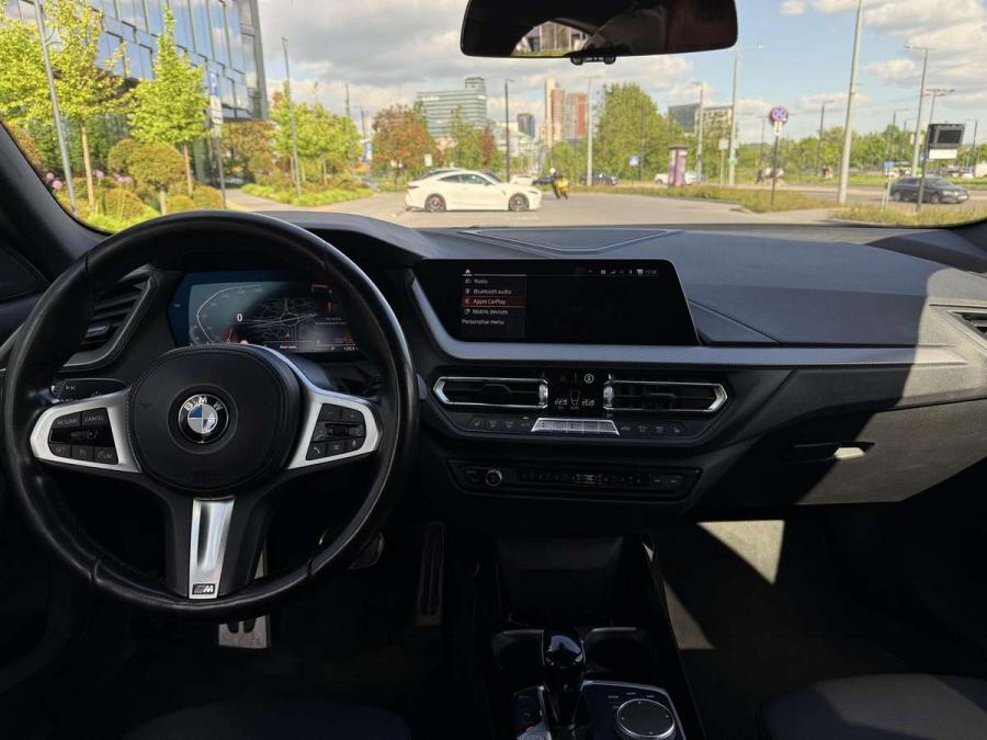 White BMW 218 2022 in Vilnius, with an engine capacity of 1.50 L and mileage of 87 thousand km for 24500 €, photo 12 on AUTOMOTO.COM.LV