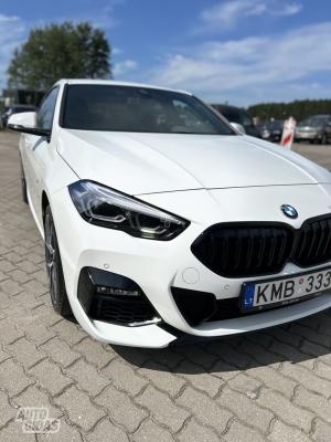 White BMW 218 2023 in Vilnius, with an engine capacity of 1.50 L and mileage of 35 thousand km for 23999 €, photo  on AUTOMOTO.COM.LV