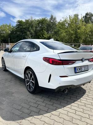 White BMW 218 2023 in Vilnius, with an engine capacity of 1.50 L and mileage of 35 thousand km for 23999 €, photo 5 on AUTOMOTO.COM.LV