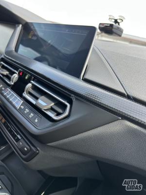 White BMW 218 2023 in Vilnius, with an engine capacity of 1.50 L and mileage of 35 thousand km for 23999 €, photo 25 on AUTOMOTO.COM.LV