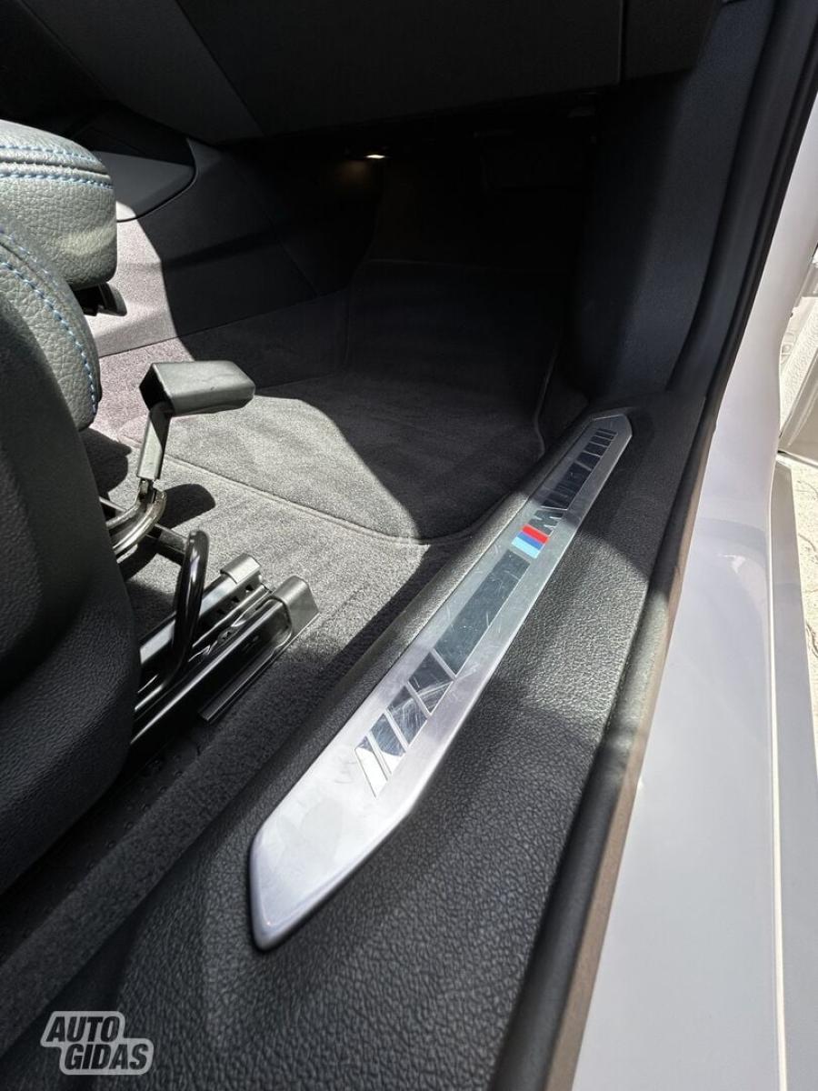 White BMW 218 2023 in Vilnius, with an engine capacity of 1.50 L and mileage of 35 thousand km for 23999 €, photo 29 on AUTOMOTO.COM.LV